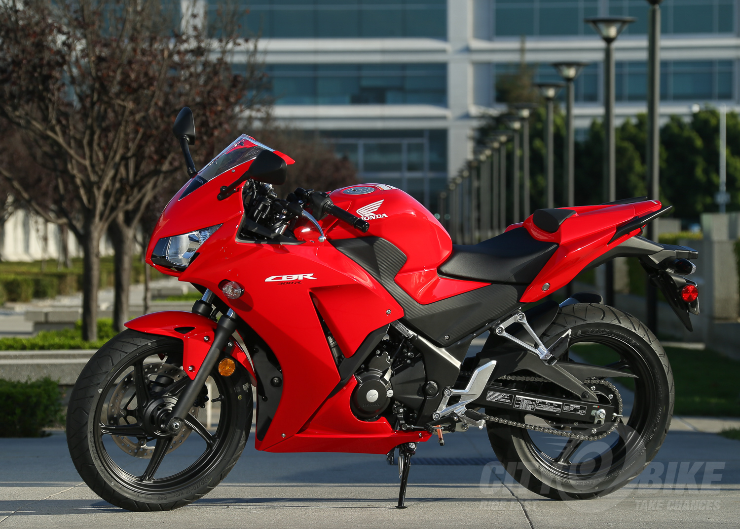 2015 CBR300R First Ride: Thumpin’ to Talk About | CityBike Magazine