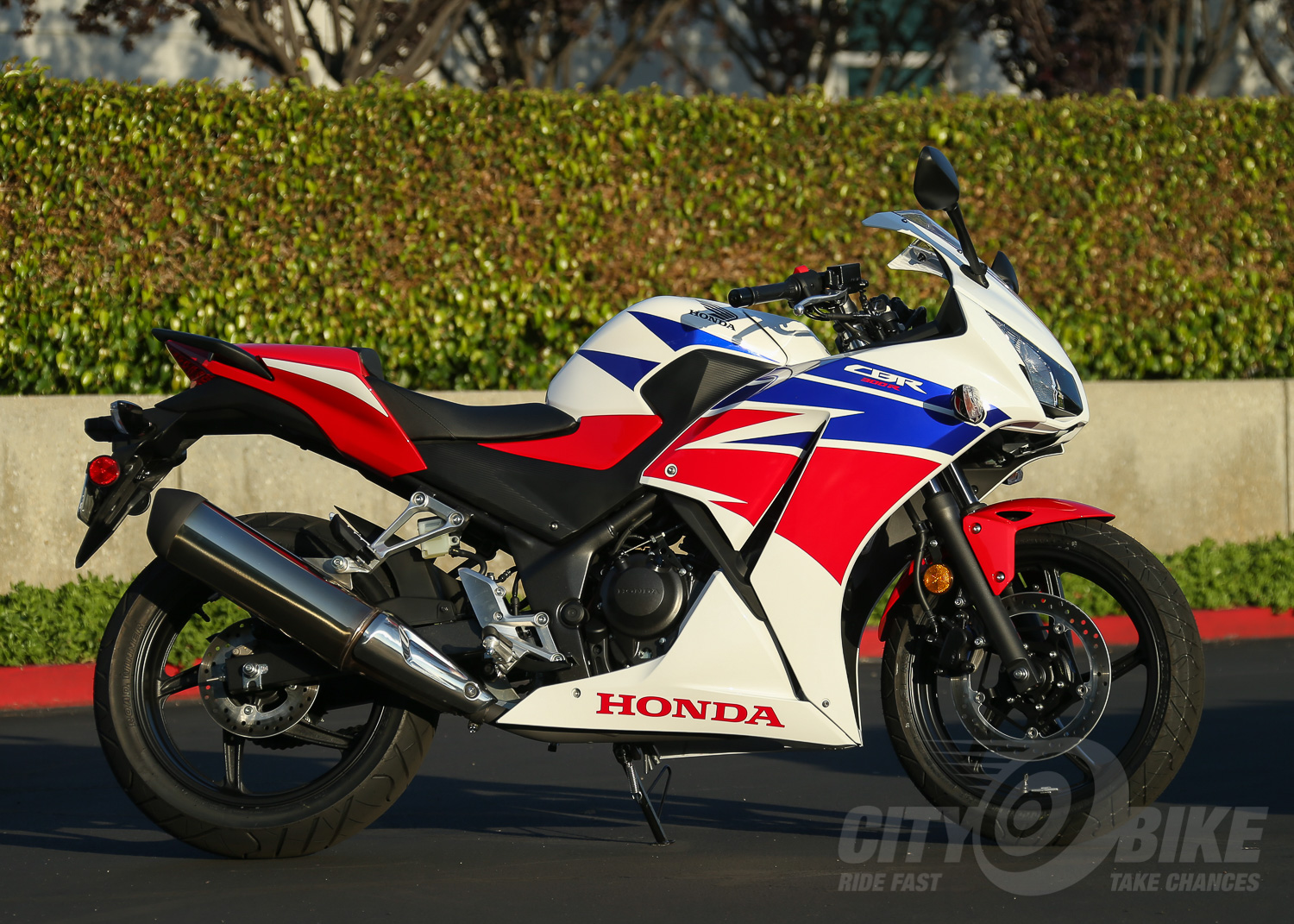 2015 CBR300R First Ride: Thumpin’ to Talk About | CityBike Magazine